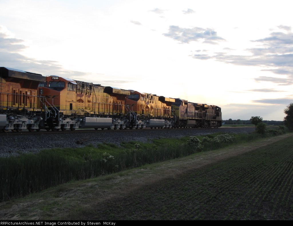 BNSF 7335